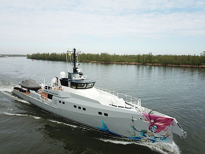 Photo: Pink Shadow yacht support vessel arriving Damen Shipyards Gorinchem