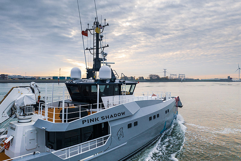 Damen yacht support Pink Shadow arrives in Holland | SYT