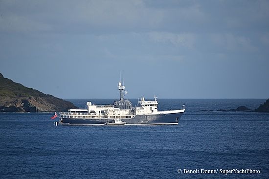 The former Dutch pilot vessel Akula in the Caribbean | SYT