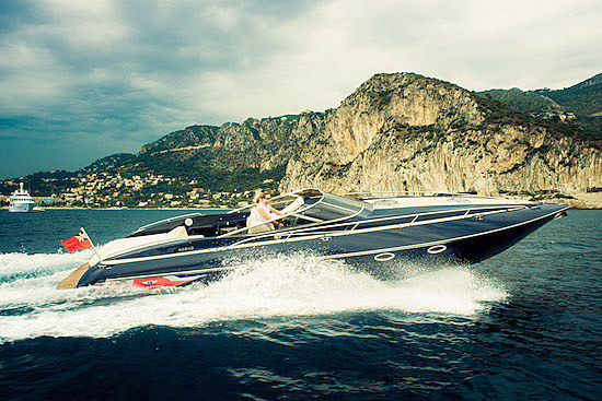 Hunton reveal latest luxury powerboat, the Hunton XRS43