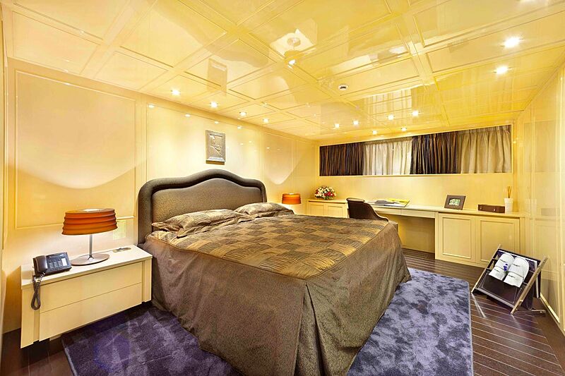 Admiral’s 35m motor yacht Saudades sold | SuperYacht Times