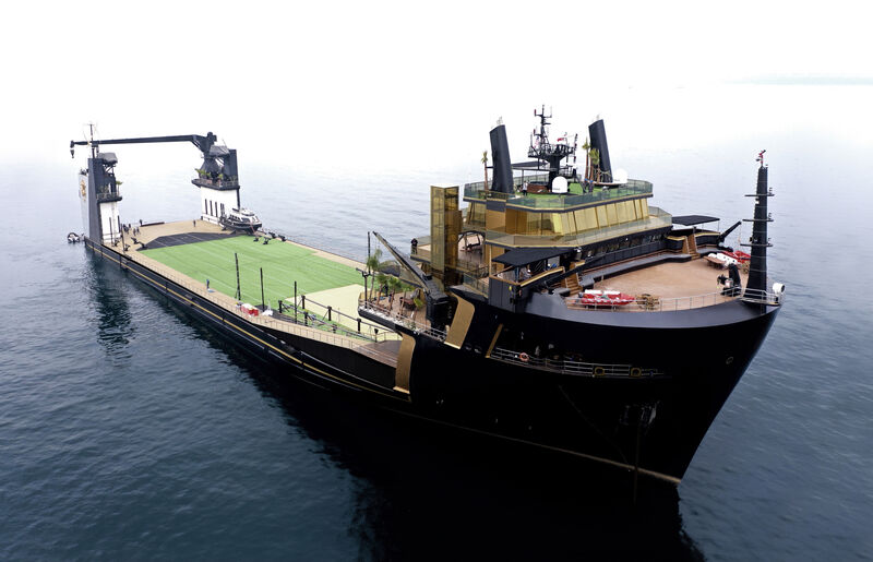 146m semi-submersible explorer yacht OK | SuperYacht Times