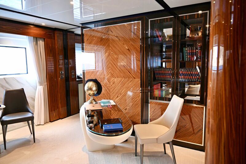 Photo: Stern yacht office | SuperYacht Times