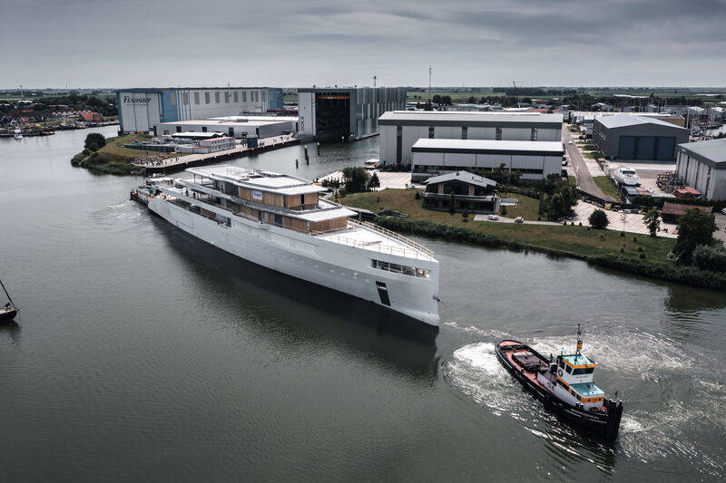 Feadship 103m superyacht Project 1011 in transit | SYT