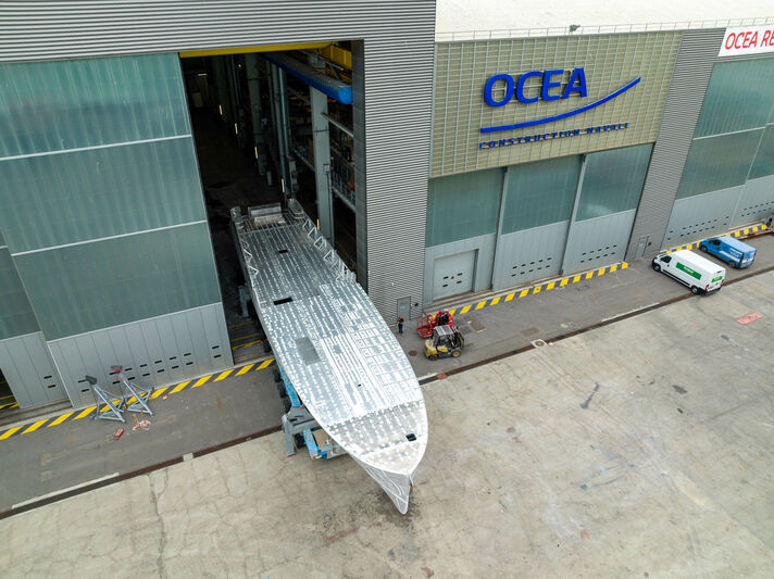 Ocea transports hull of 33m Ocea Commuter 108 New to outfitting facilities