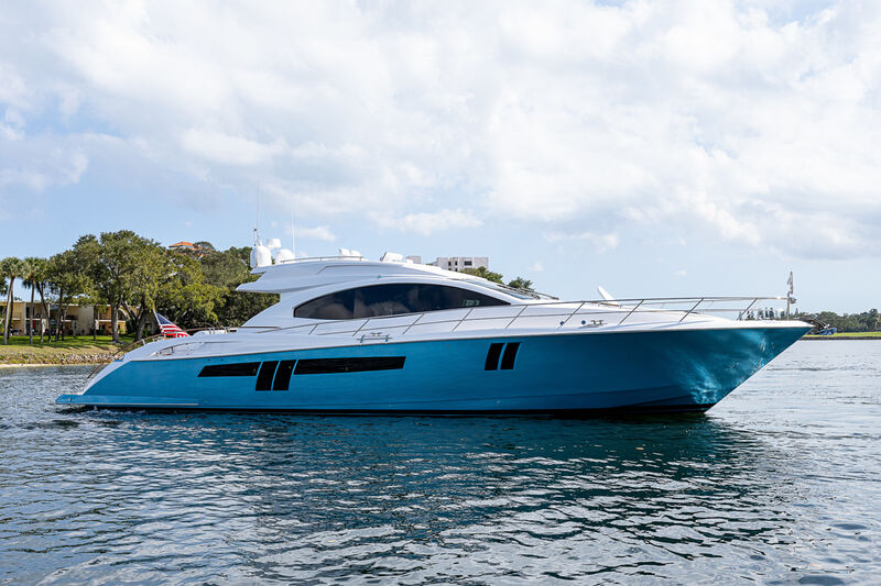 Lazzara yacht Latitude sold | SuperYacht Times
