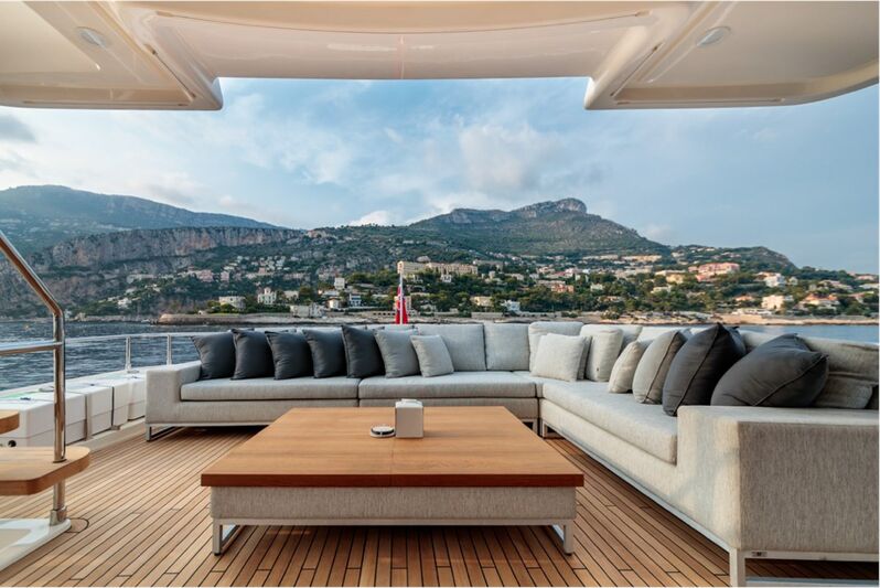 28m Custom Line yacht Seven sold | SuperYacht Times