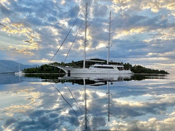 Gulet yacht Lady Gita anchored in Korčula | SuperYacht Times