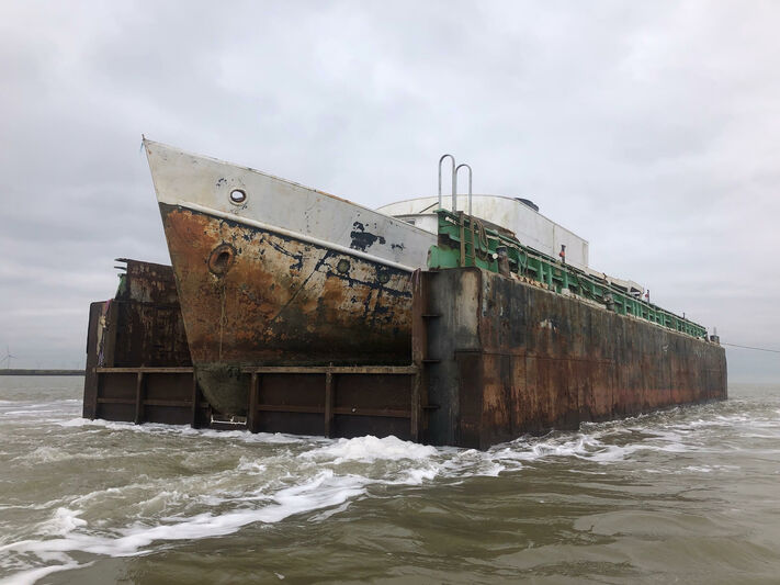 100-year old yacht Llys Helig leaves Burnham | SYT