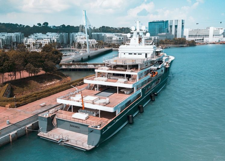 In Pictures: the 107m explorer Andromeda in Singapore | SYT