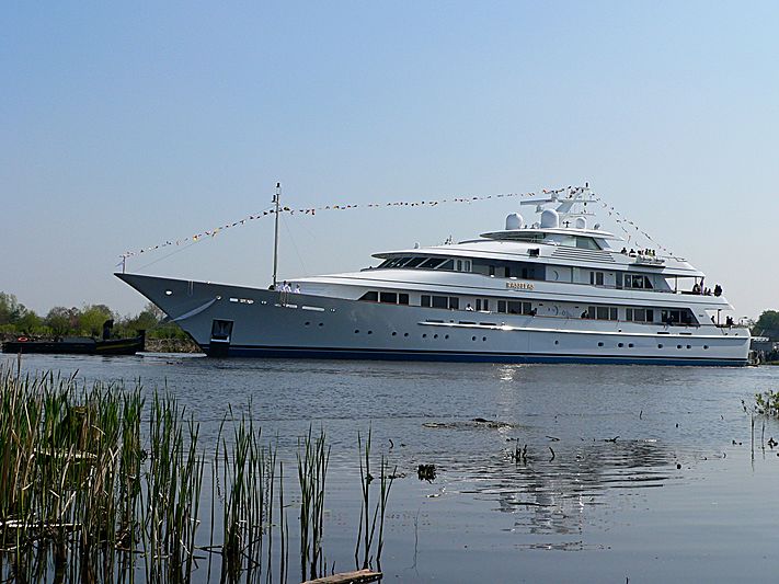 Photo: rasselas yacht launch at De Vries Yard | SYT